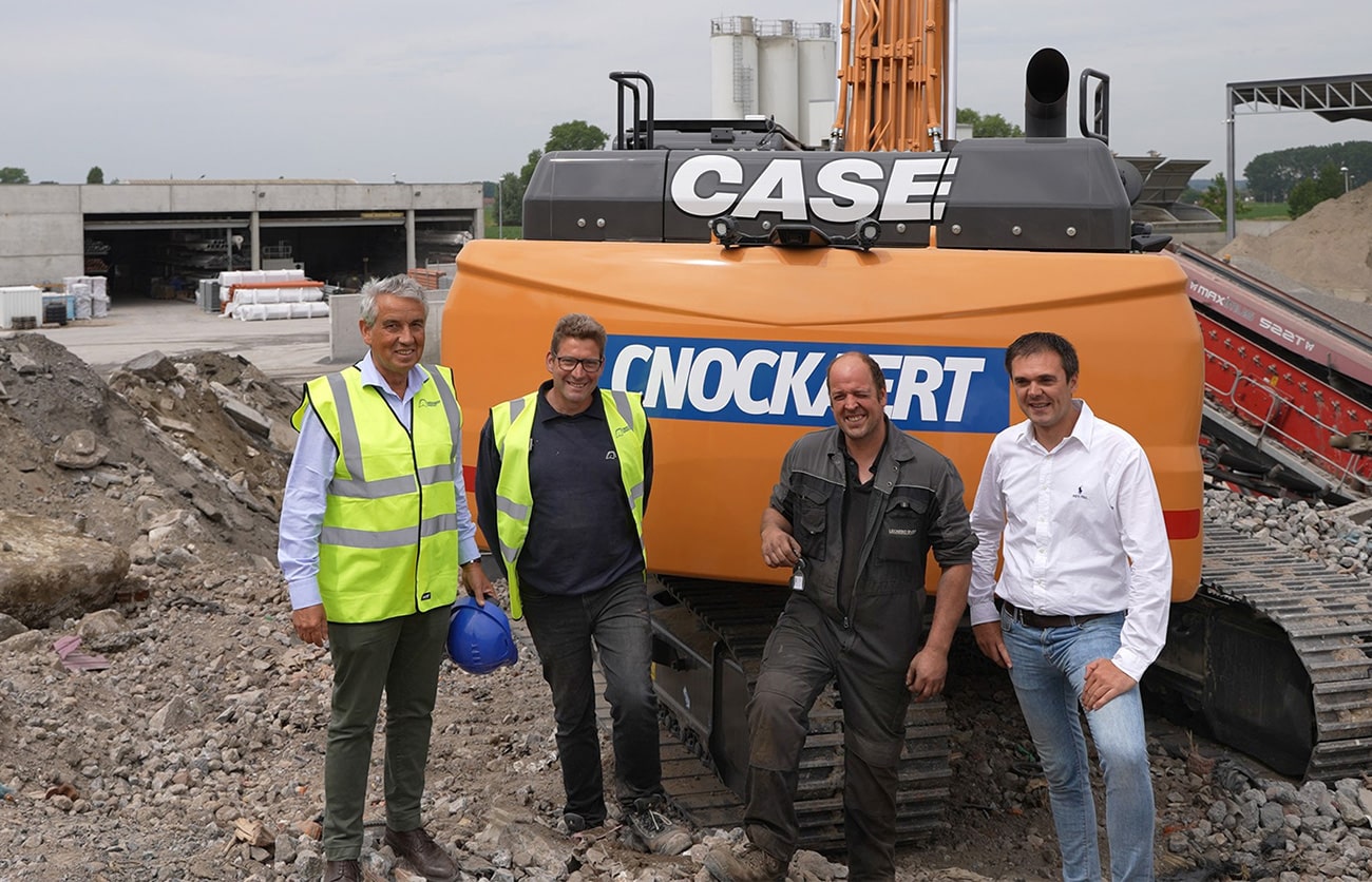 Zeer content met verbeterde rupsgraafmachine CX300E - Bouwmat